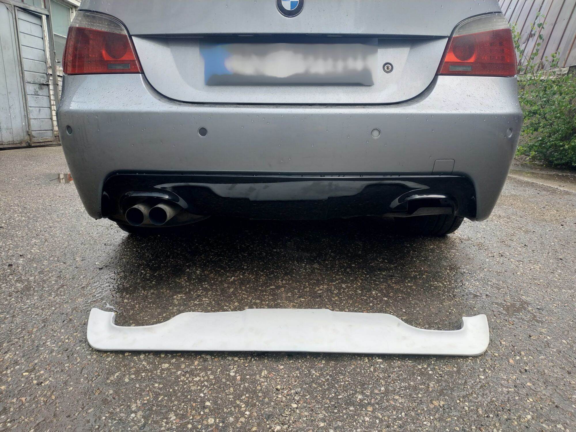 bmw e60 rear diffuser twin loop M5 used like new halfcut conditions ...
