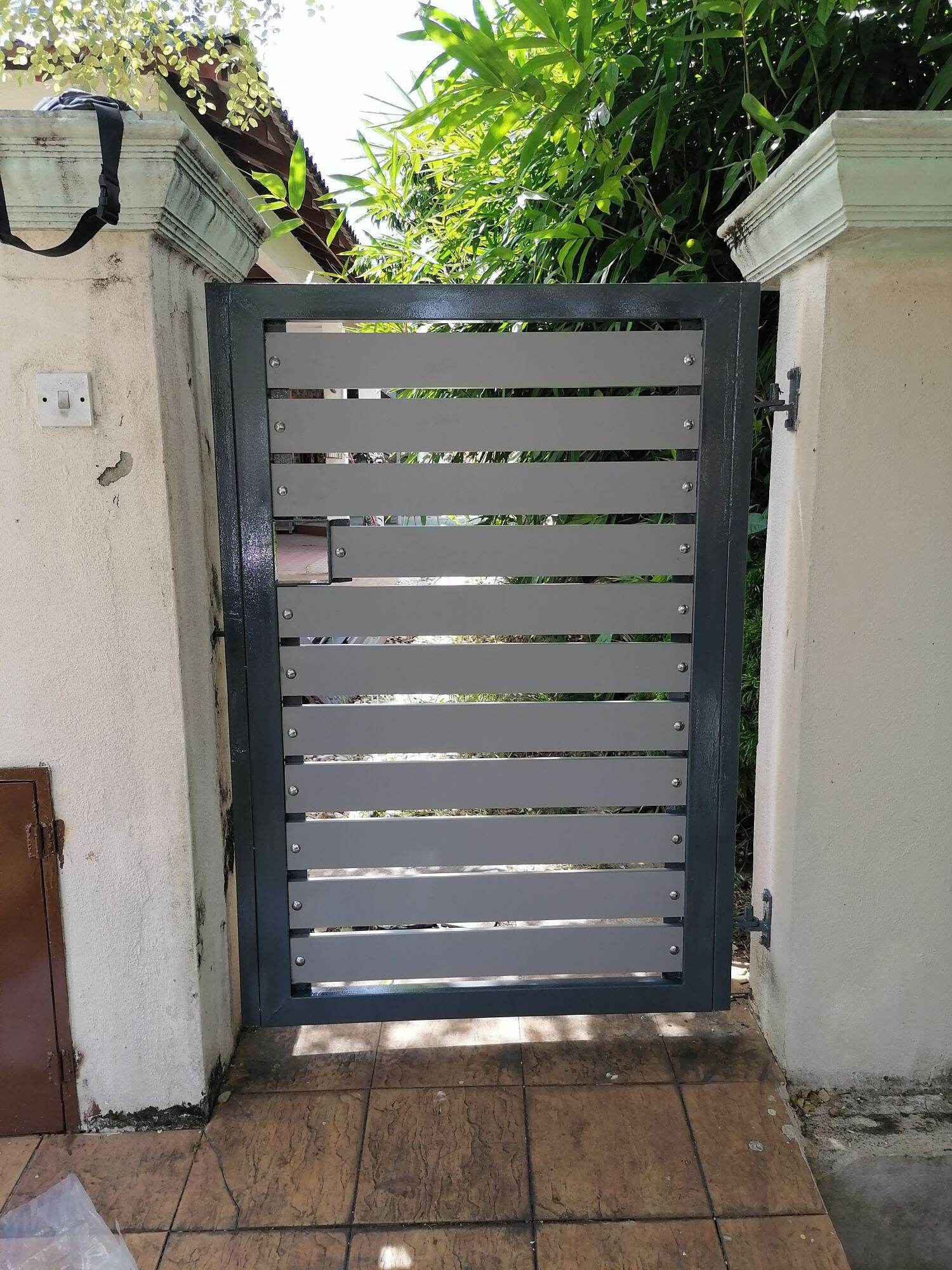Side Gate complete with Aluminium panels, single or double leaf, powder ...