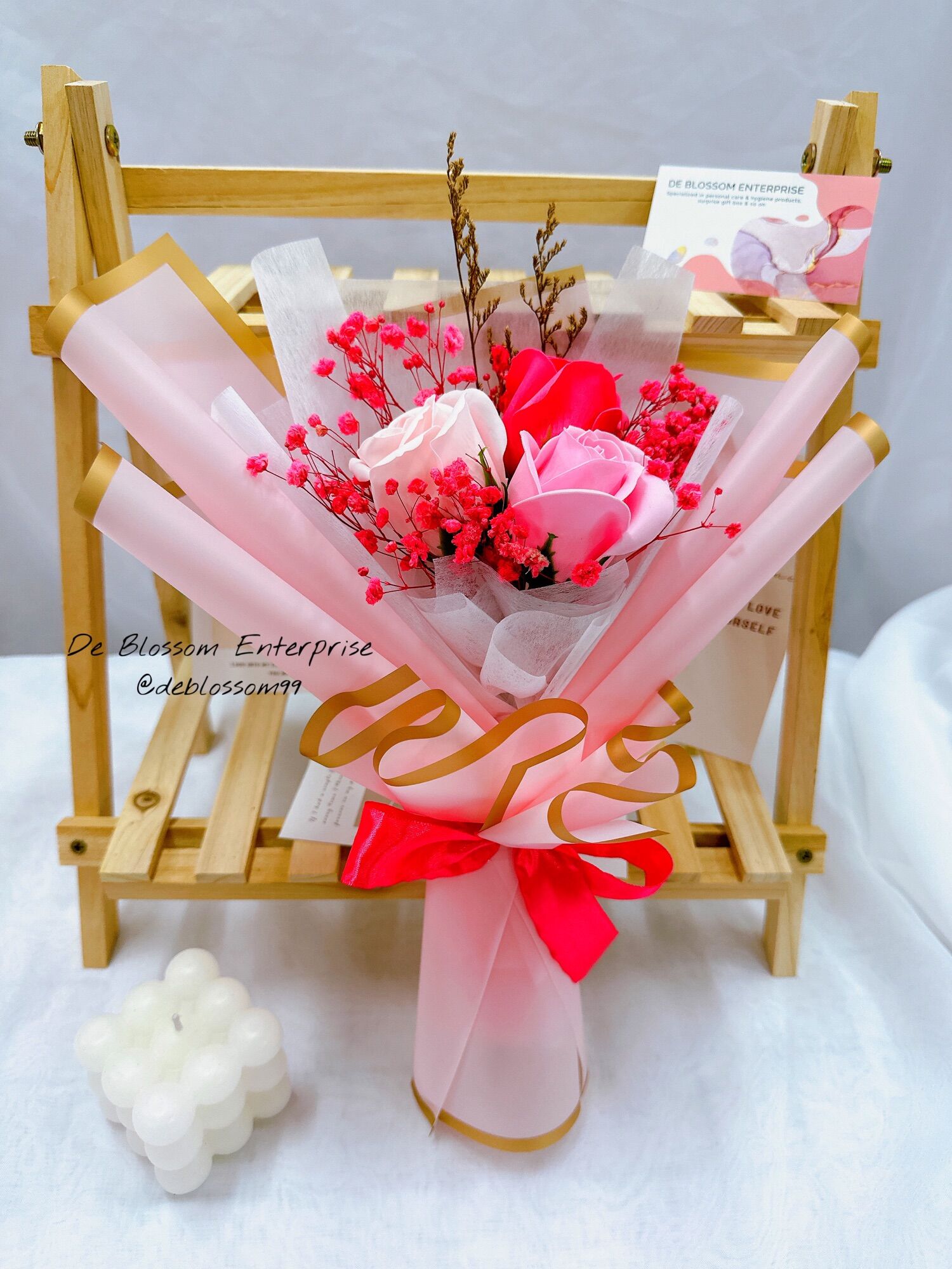 Tema Campuran Klasik Jambangan Bunga Kering dan Bunga Ros Classic Mix ...