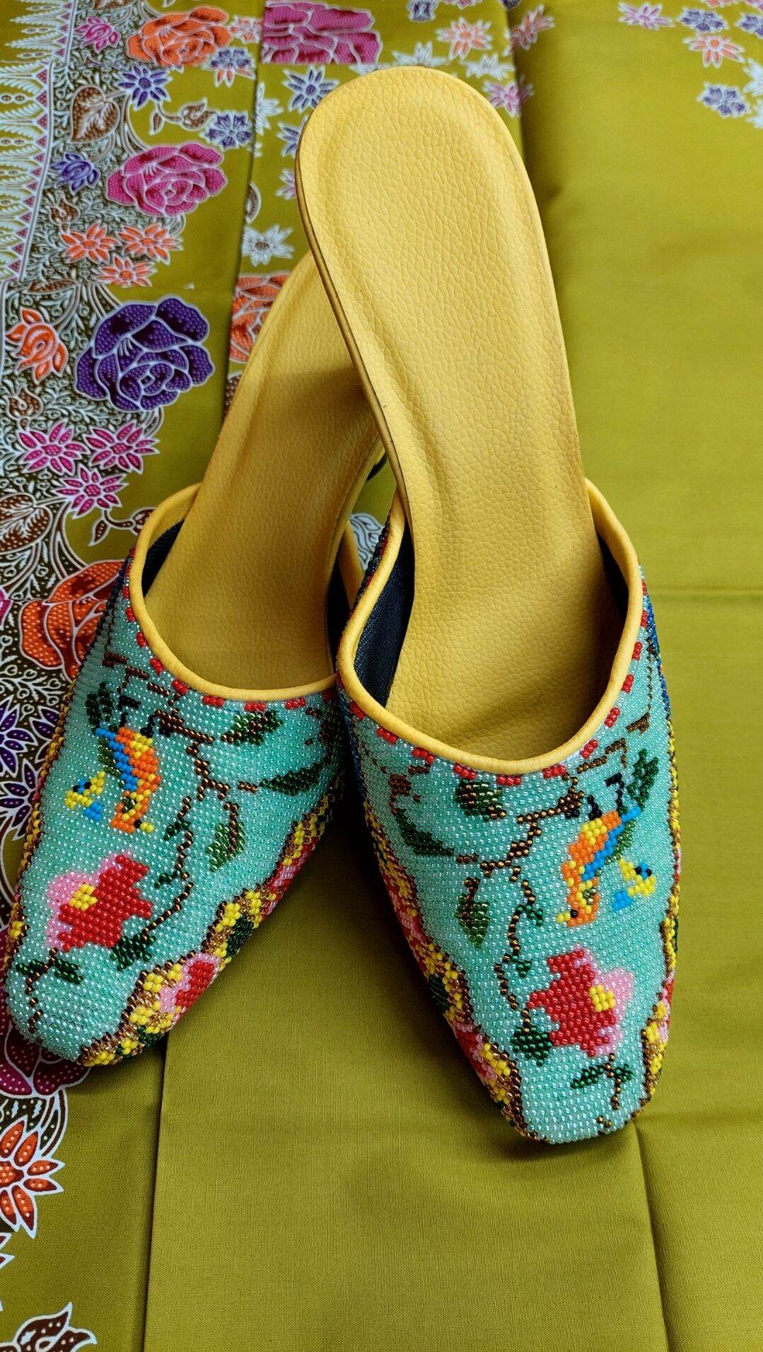 Beaded Shoes Baba Nyonya/ Kasut Manik Nyonya 100% Hand -Made Exclusive ...