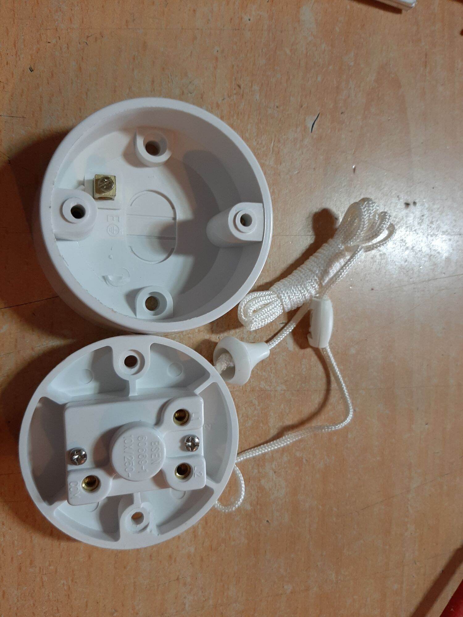 (On n off between 2 light) 1Gang 1Way Bakelite Ceiling Pull Switch 1Gang 2Way Ceiling Pull ...