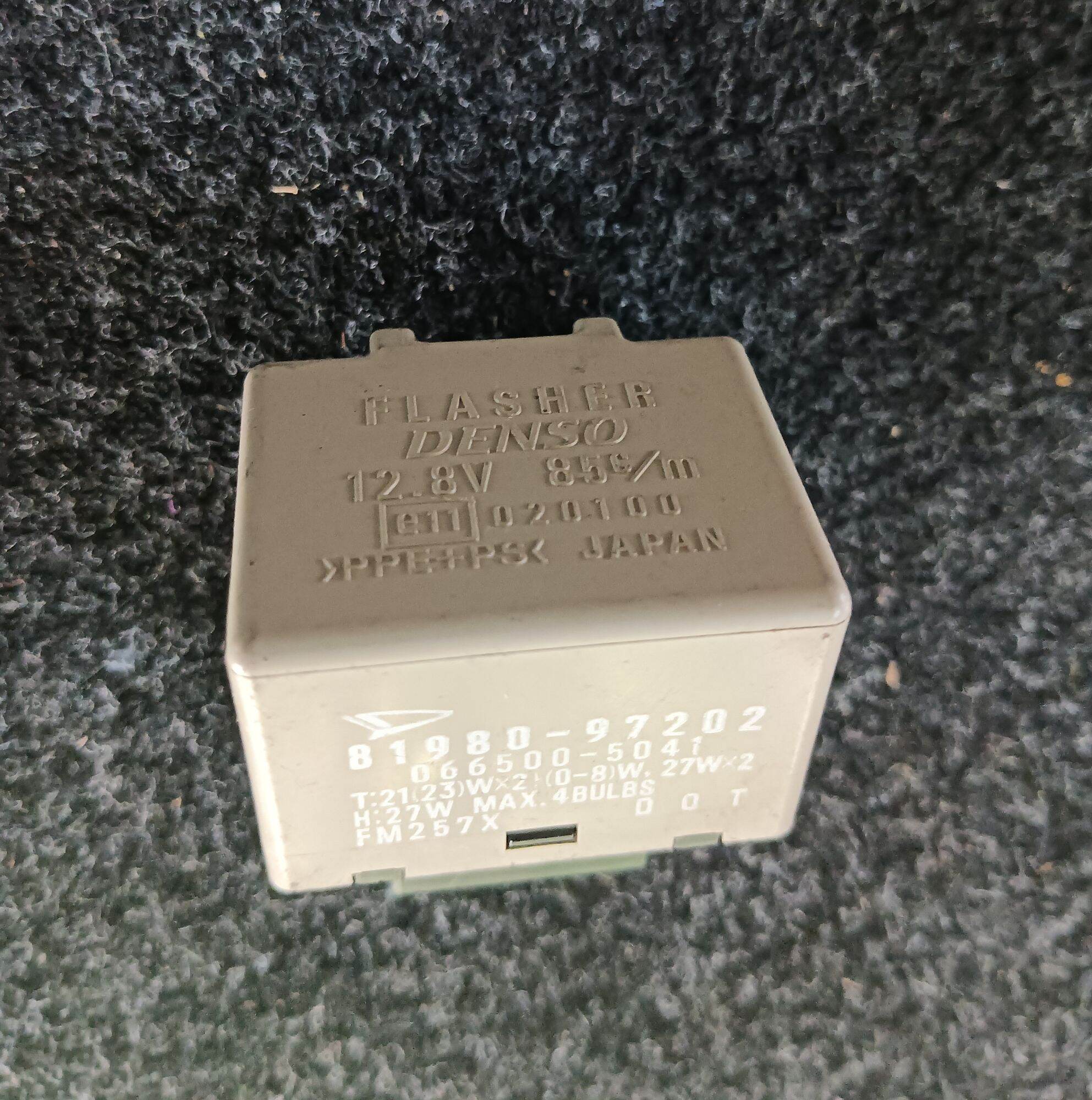 Original Myvi Viva Alza Hilux Vios Signal Relay & Flasher Unit 8pin ...