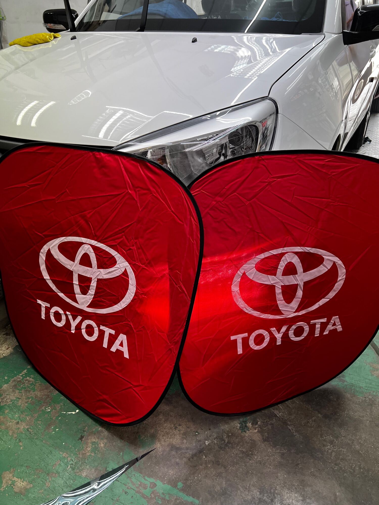 Car Sunshade Wind Screen Foldable Car Front Sun Block [Car Brand] UV ...